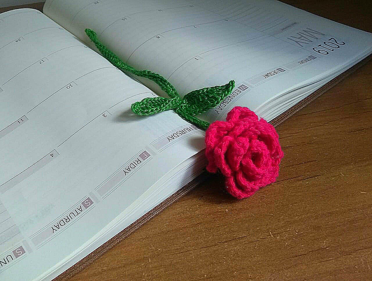 Crochet rose bookmark » Crochet Krafts