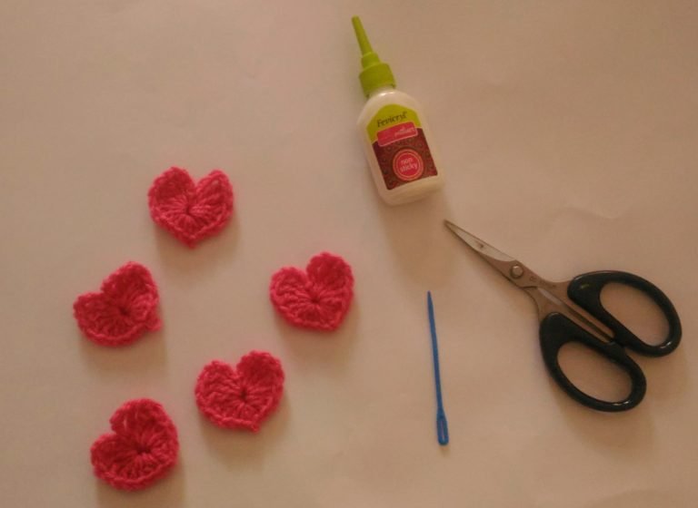 Crochet easy flower with hearts free pattern » Crochet Krafts