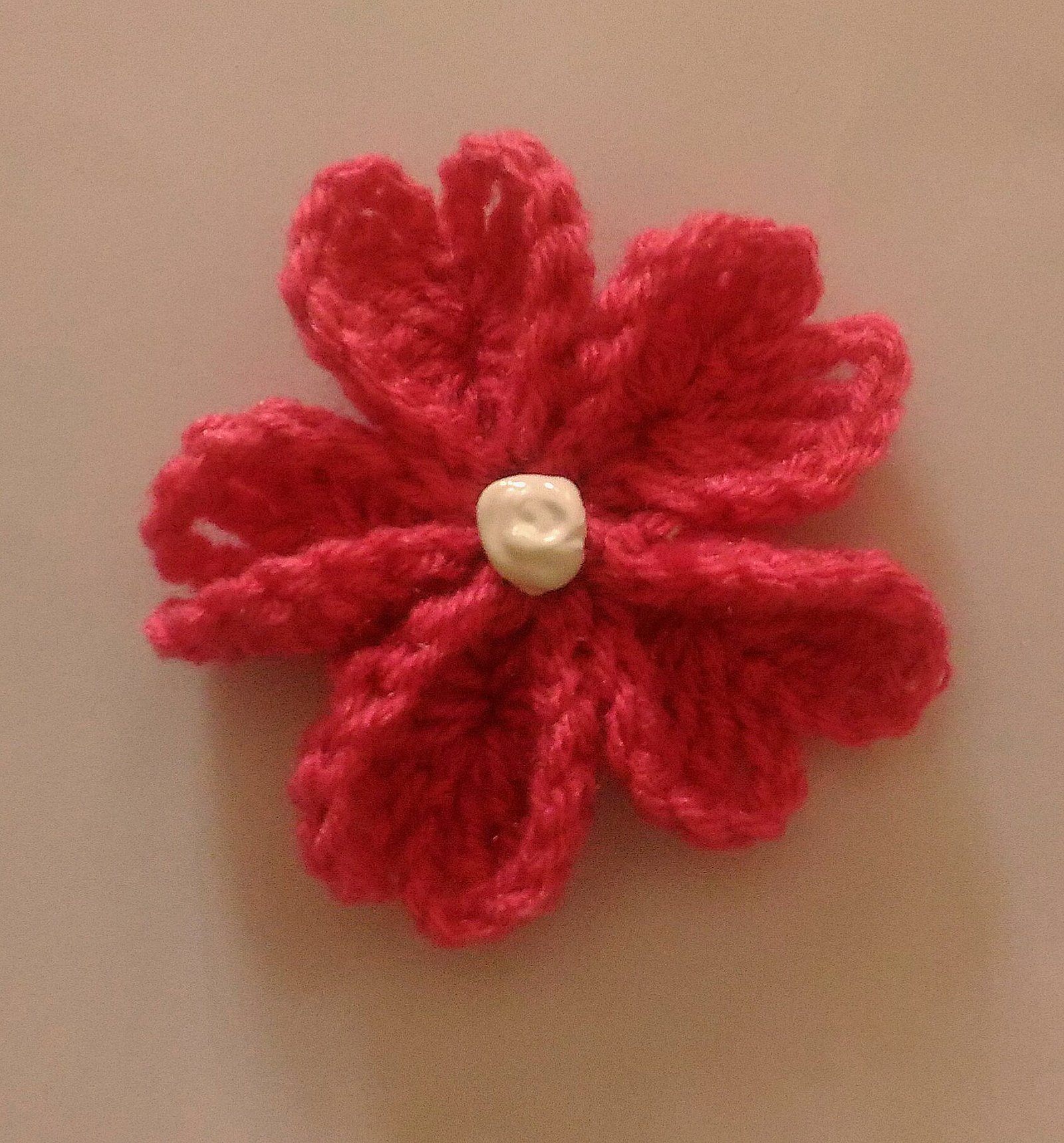 Crochet easy flower with hearts free pattern » Crochet Krafts